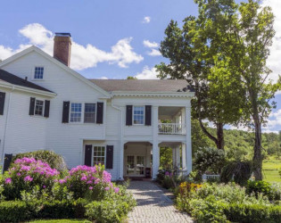 The White House Inn | - Venue Report