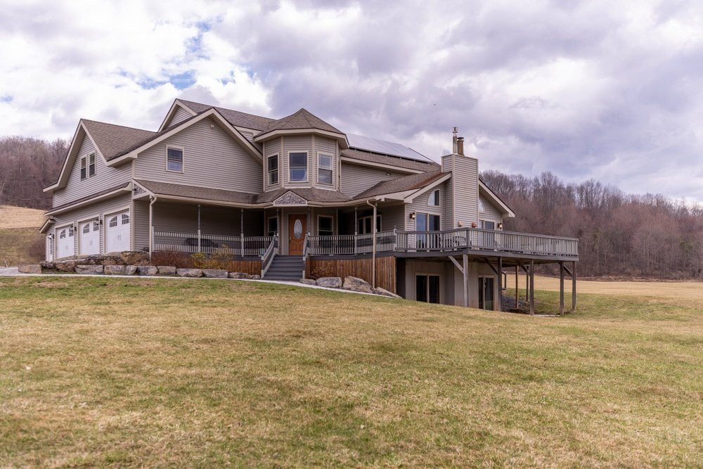 Wolf Oak Acres | Oneida, New York, United States - Venue Report