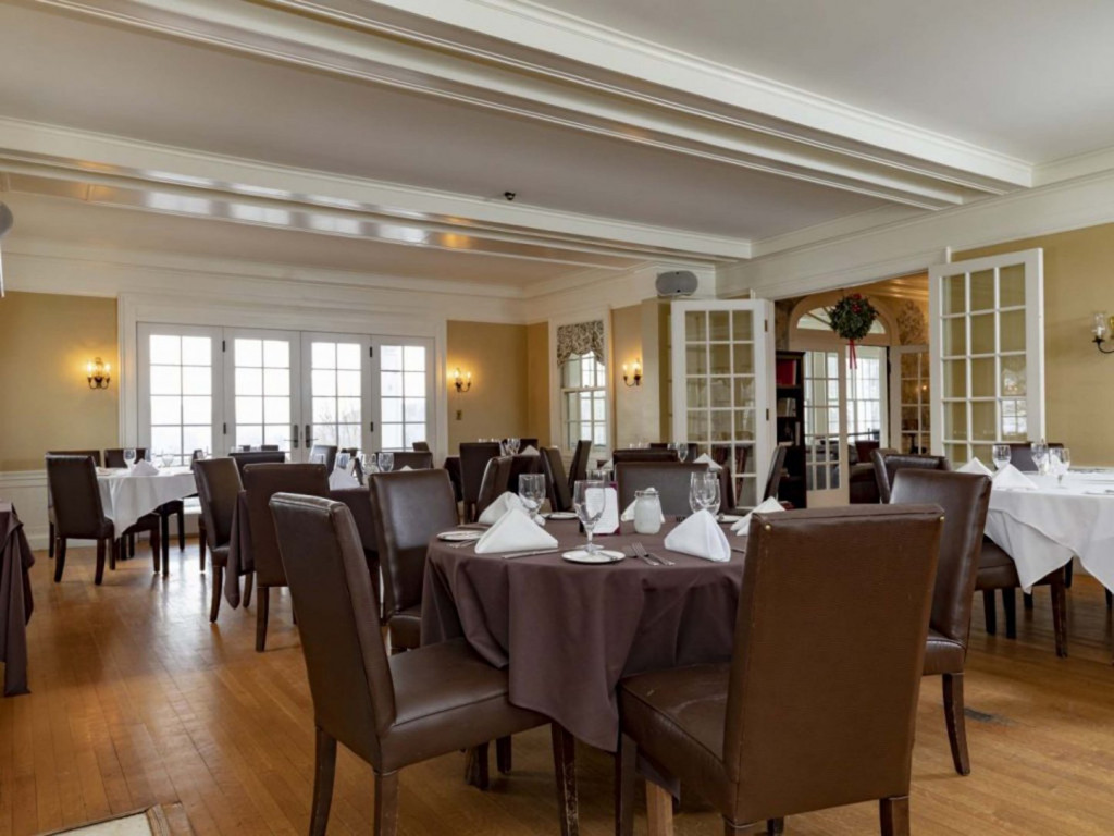 The White House Inn | - Venue Report